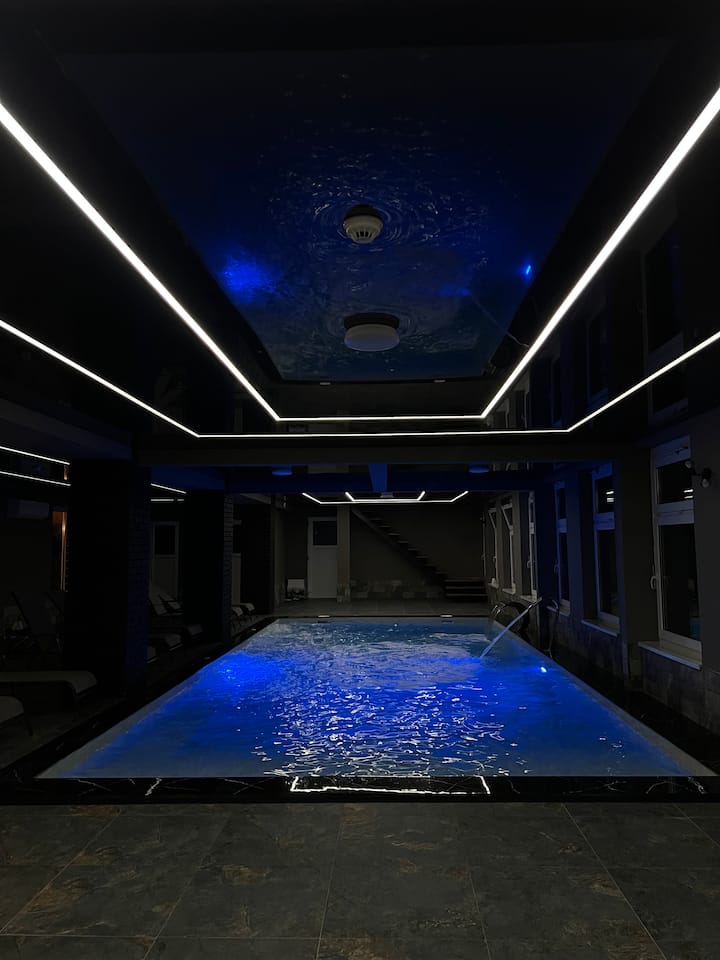 Cabana Cu Piscina Interioara - 羅馬尼亞