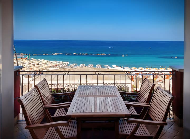 Fronteblu - Una Vacanza In Prima Fila! - Porto Recanati