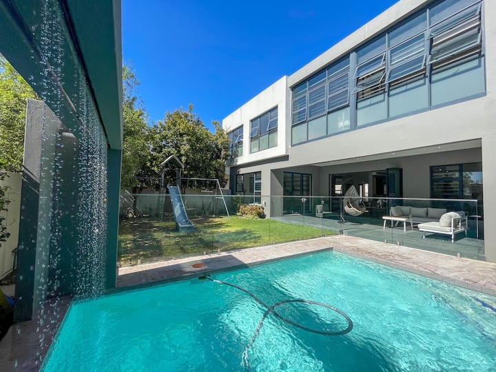 Glenhazel House 5br
Unit B - Johannesburg