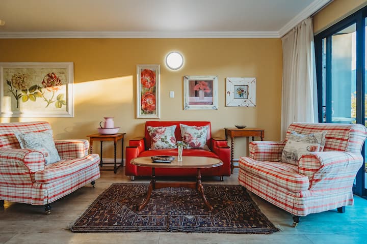 2 Bedroom-fabulous 4 Sleeper @17onwellington - George