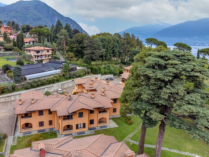 Guesthost - Menaggio Flat With Parking & Veranda - Menaggio