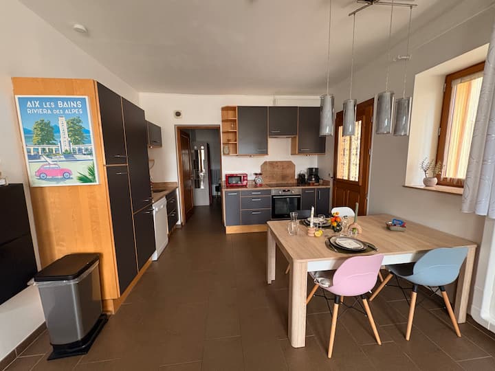 Appartement De Standing - Cœur De Ville - Parking - Aix-les-Bains