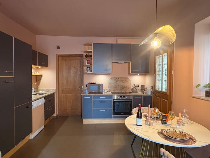 Appartement De Standing - Cœur De Ville - Parking - Aix-les-Bains