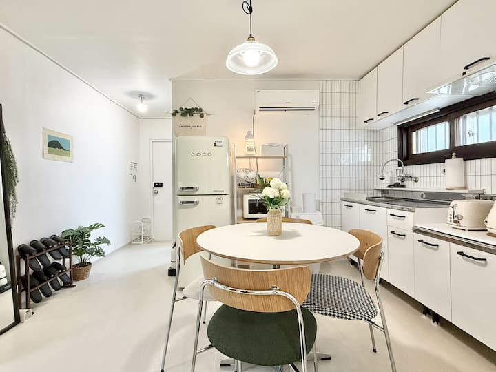 [J Seoul Stay] 2호선 봉천역 • 강남15분 • 홍대20분 •아늑한 • 합법숙소 - Seoul