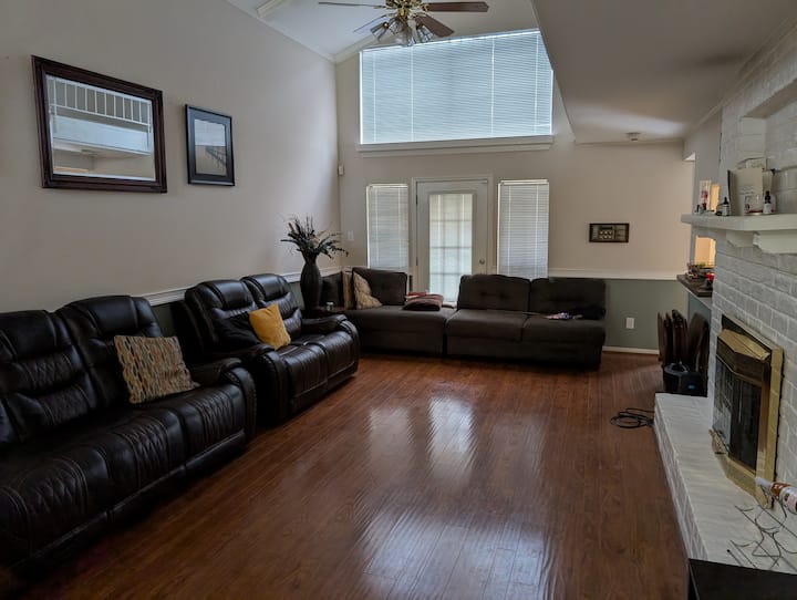 Fairway Retreat - Walk To Golf - Missouri City, TX