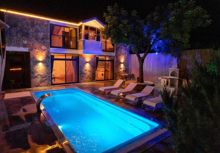 Doğa Manzaralı 4 Kişilik Modern Villa 07-720 - Kekova Adası