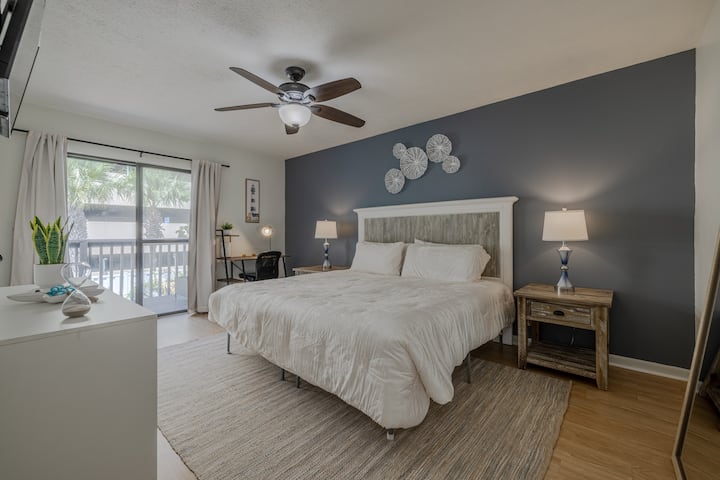 Caladium Coast - Steps To Sand King Suite - Panama City Beach, FL