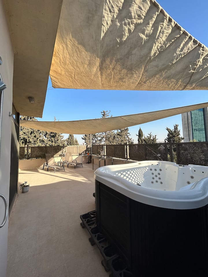 Private Terraces 3br Rooftop Apt (Stairs Required) - Amman