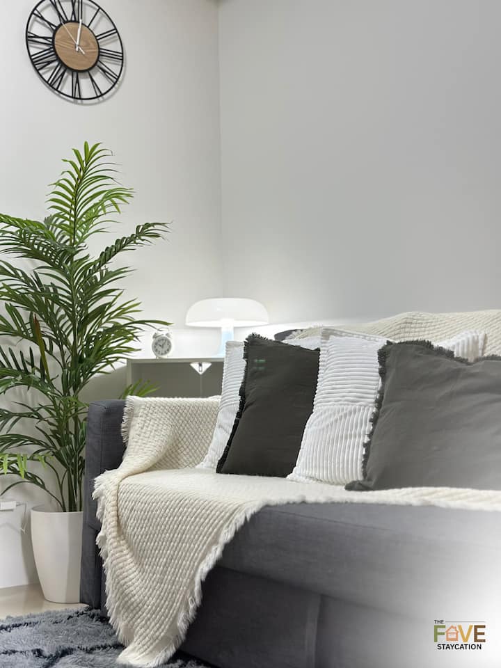 The Fave Staycation Near Moa | Naia | Airport - Aéroport Ninoy Aquino (MNL)