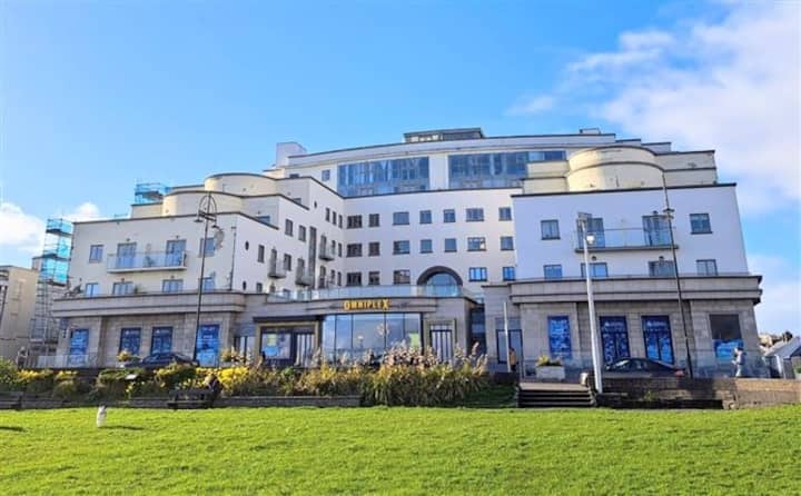 Salthill Apt Central Location - Galway