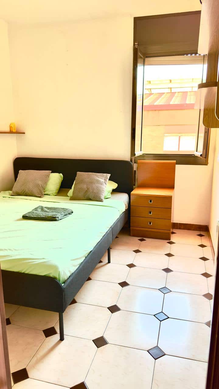 Sunny Room Near The Sea - Badalona
