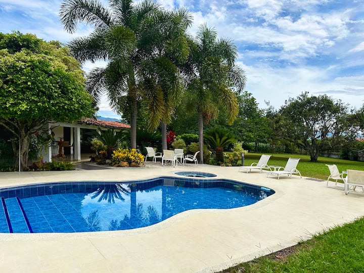 Espectacular Finca Cerca A Buga - Ginebra