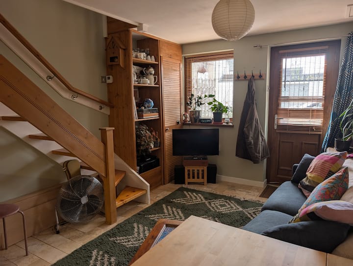 Cosy, Detached Coach House Near To City Centre - Cardiff