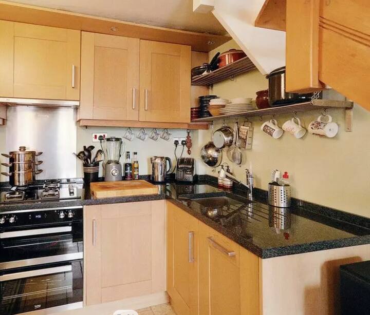 Cosy Detached Coach House Near To City Centre - Cardiff