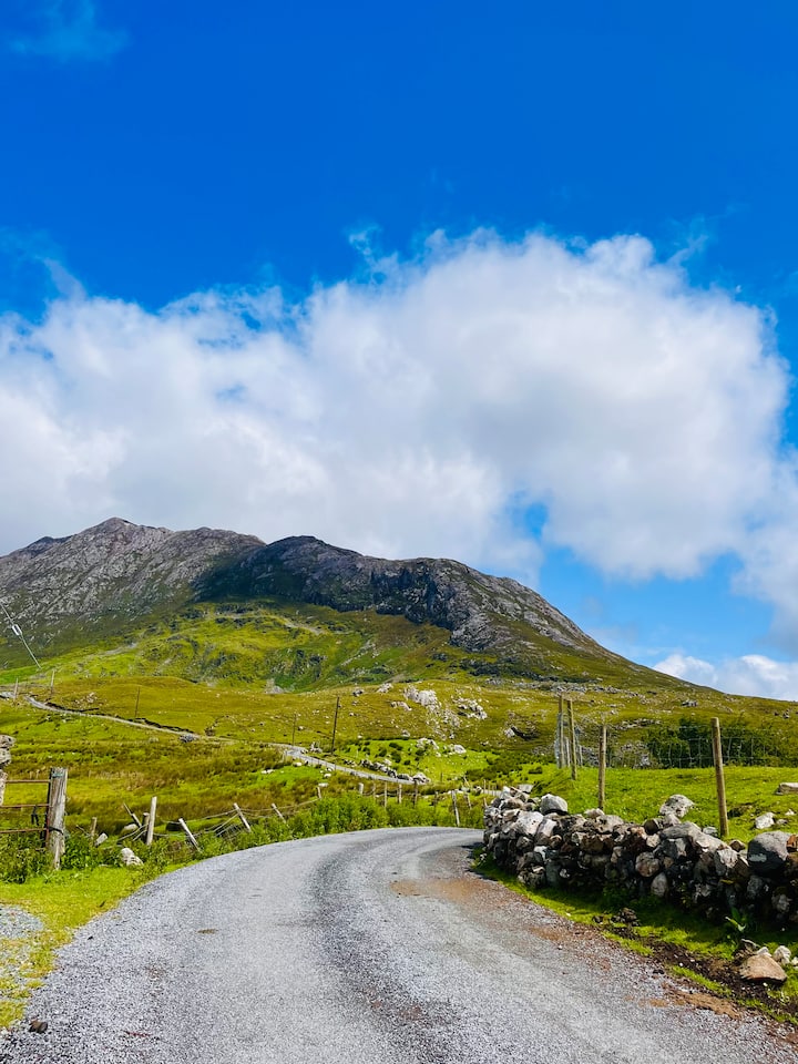 Twelve Bens Cottage In Connemara - Clifden