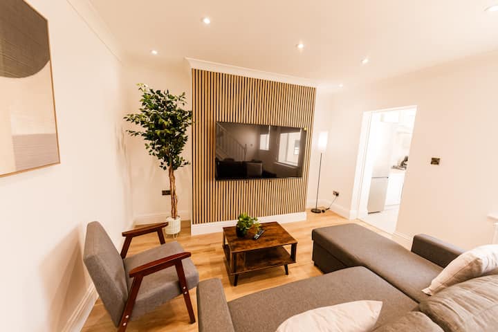 3br Modern Stay + Wi-fi/parking - Sunderland