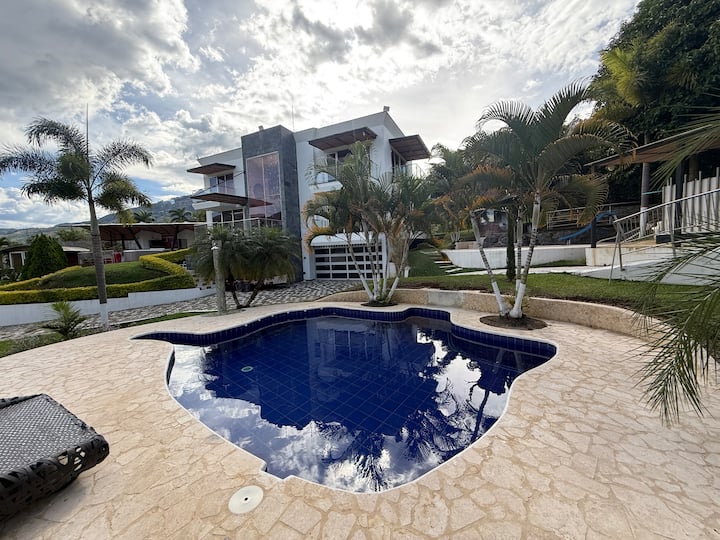 Finca El Salvador - Copacabana, Colombie
