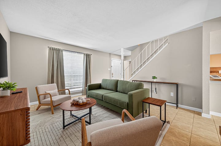 Modern Comfort, Heart Of Houston 2 Bed 2.5 Bath - Houston, TX