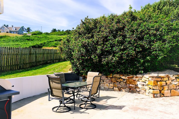 Under Gáinne Apartment, Outdoor Space, Sleeps 5 - Dunfanaghy