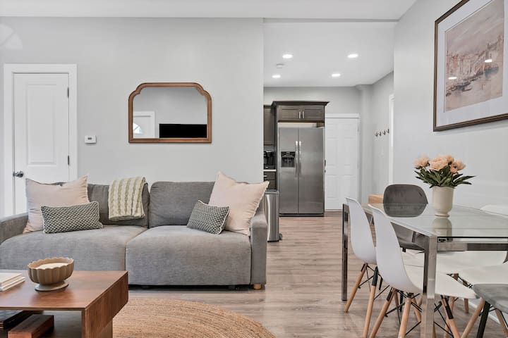 Downtown Groups | Walk To Yale | Backyard +Parking - New Haven, CT