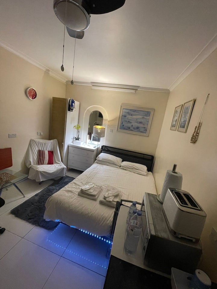 Amazing Studio In Hounslow Near Heathrow Airport - Hounslow