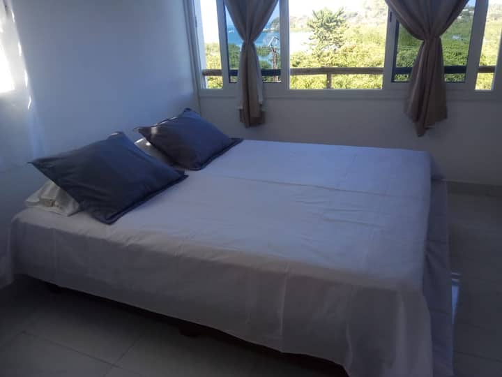 Maison 8 Ch. Vue Sur Nosy-be - Madagascar