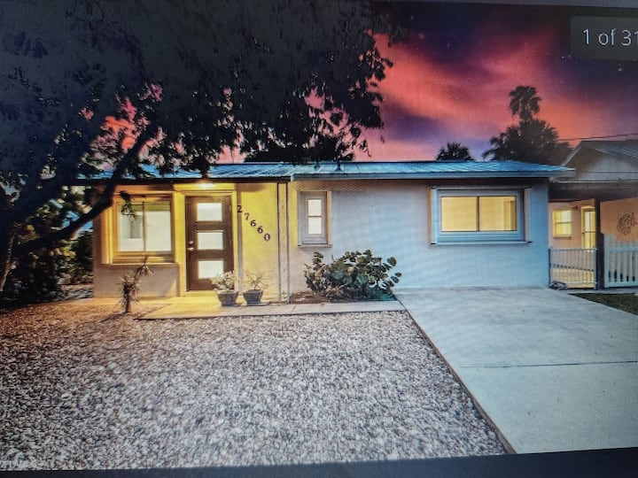 1.5 Miles To Beach. Bonita Holiday House - Bonita Springs, FL