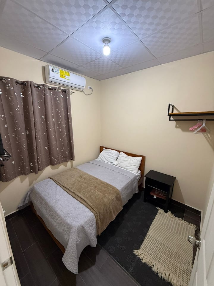 Casita Independiente, Ubicada Atrás Denuestra Casa - Panama