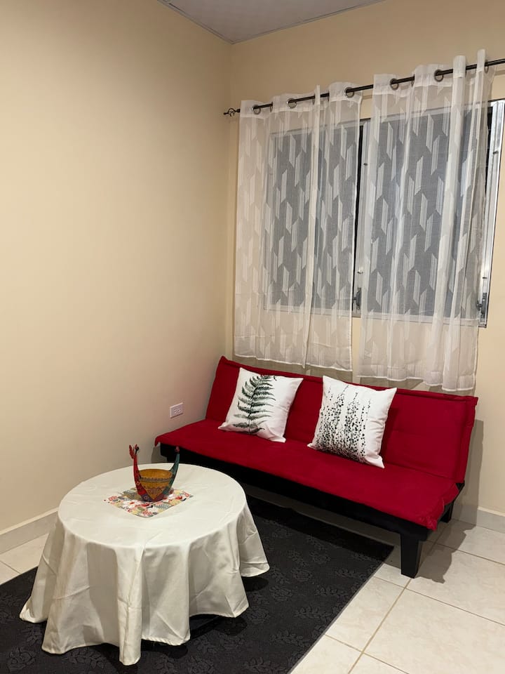 Casita Independiente, Ubicada Atrás Denuestra Casa - Panama