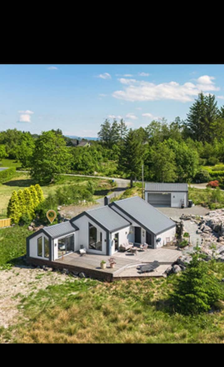 Hytte I Røyksund Karmøy. Nær Kopervik Og Haugesund - Tysvær