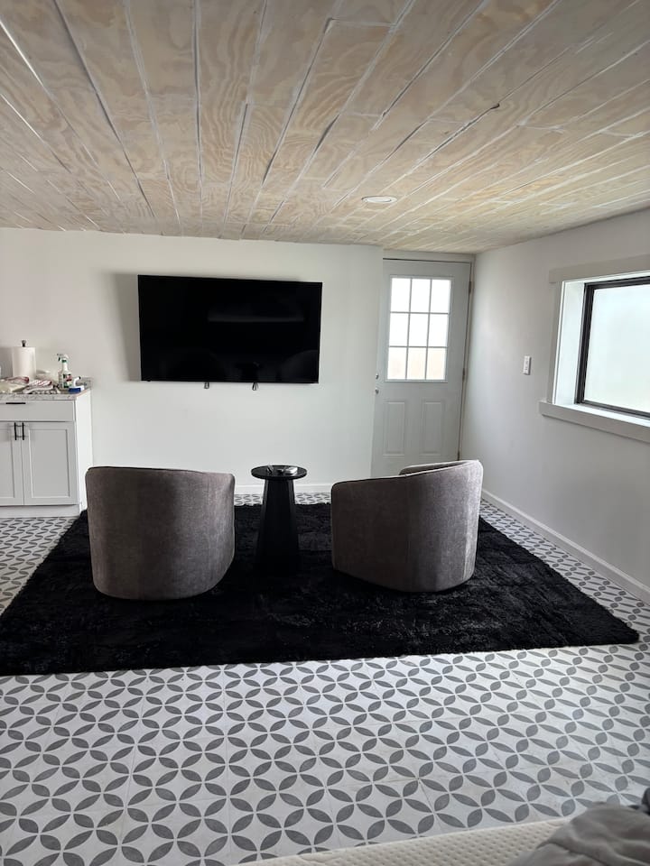Studio Private Unit - Near Avalon Golf Resort - Warren, OH