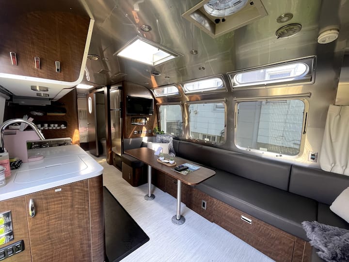 Stylish Airstream Stay In Se Portland - ポートランド, OR