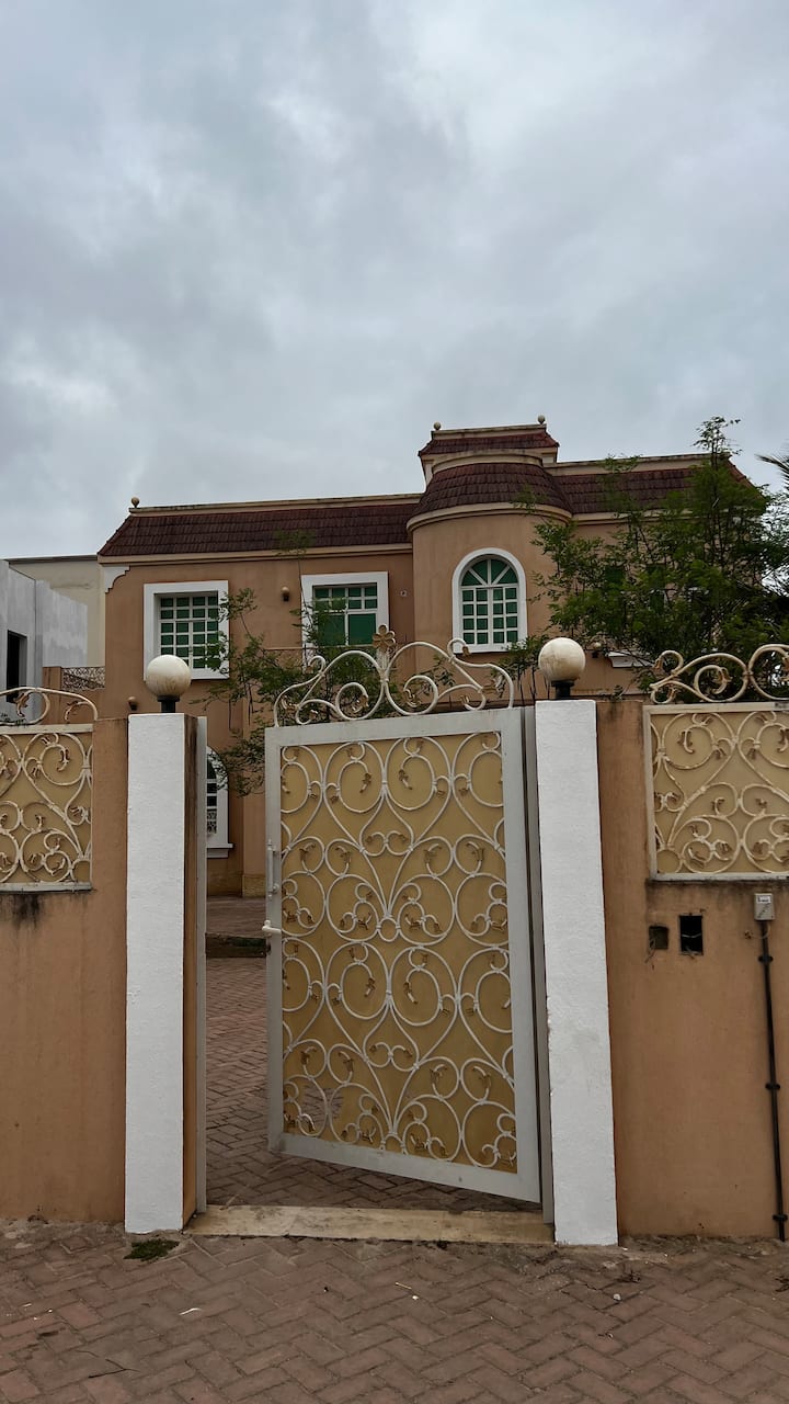 فيلا متميزة الموقع والخدمات - Salalah