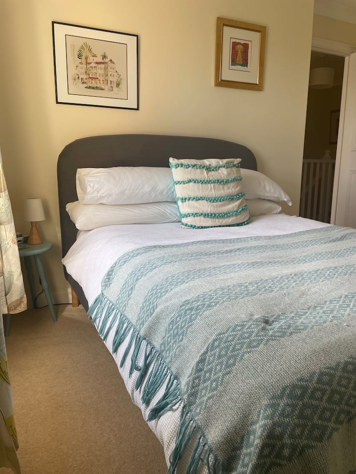 Bright Spacious Double Plus Option Of Single - Midhurst