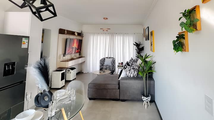 Serenity Spot Apartment – Pool, Gym, Workstation - Sandton