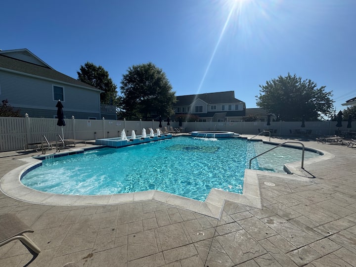 New 2 Bed/2 Bath W Pool, East Of Rt 1 On Bike Path - Rehoboth Beach, DE