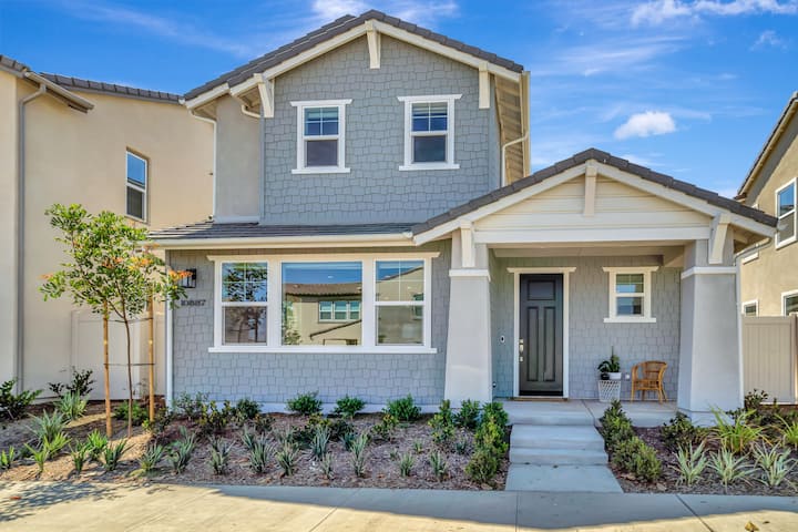 2025 Furnished Home - 30+ Day Stays - Ventura, CA