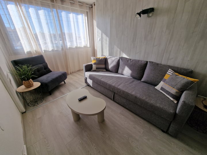 Entre Chenal Et Mer Avec Vue Sur Le Port - La Franqui