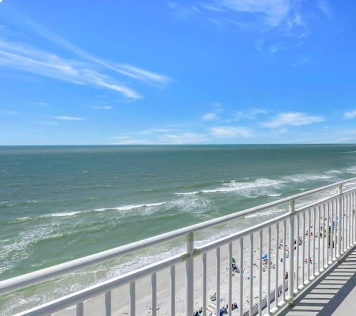 Gorgeous Water Views, Private Beach, Suite #301 - Treasure Island, FL