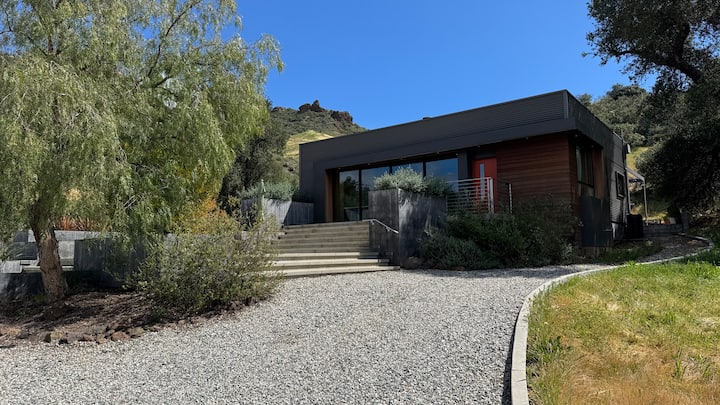 Architectural Getaway In Serene Malibu Oasis - Westlake Village, CA