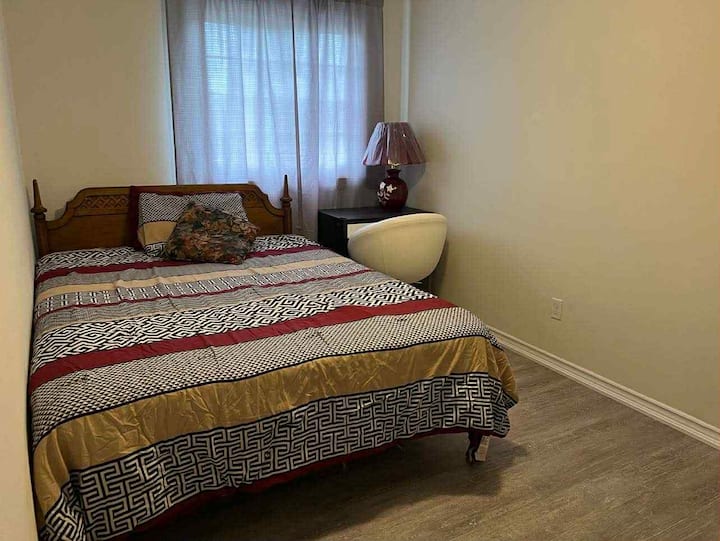 Spacious 1room In St. Catharines - St. Catharines