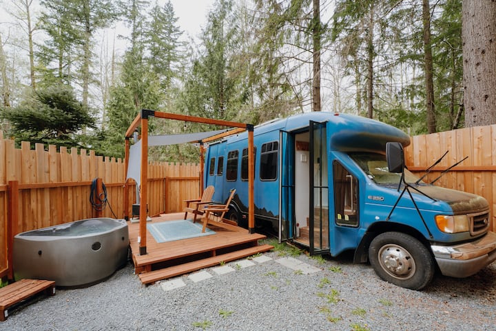 Sherpa The Camper Bus W/hot Tub & Deck - Ashford, WA