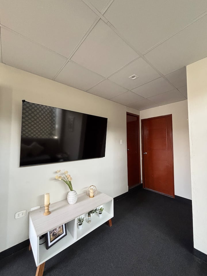 Apartamento Con Terraza Incluida Y Cine En Casa - Trujillo