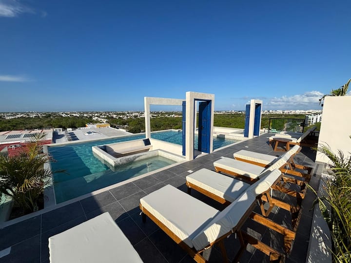 New -Style Condo, High Floor & Infinity Pool - Playa del Carmen