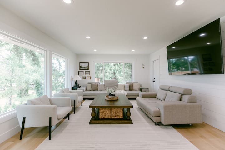 Modern Forest Escape In The Heart Of Vancouver - Vancouver, WA