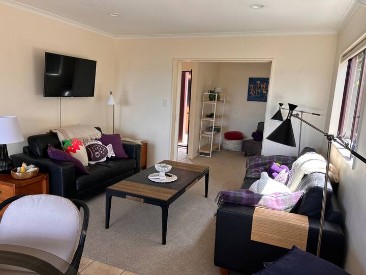 Luxury Beachfront Retreat - Tauranga