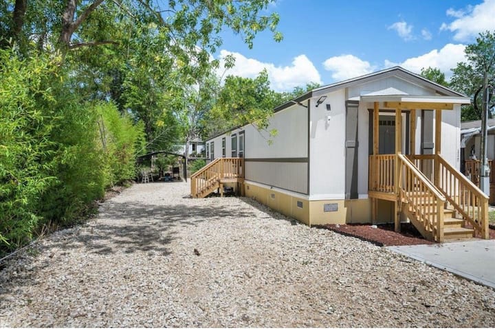 Welcome - テーラー, TX