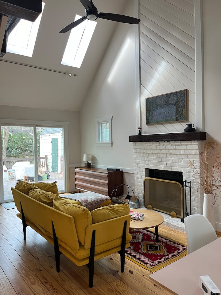 Modern Cabin - Richmond, VA