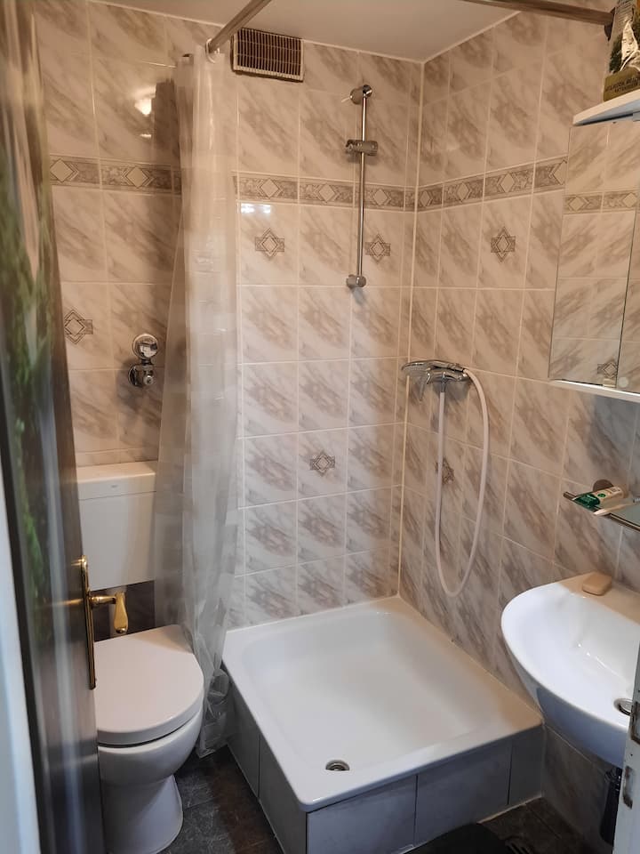 1 Zimmer Apartment Verfügbar - Köln