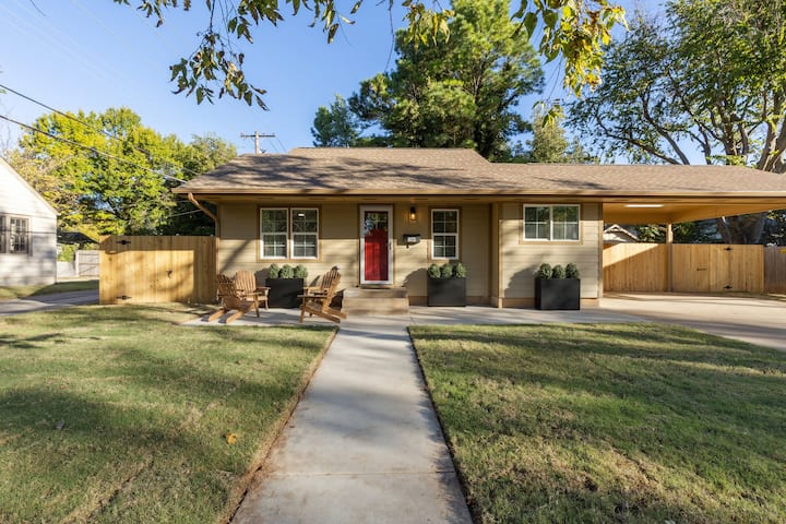 Welcome To The Little House - Steps From Campus! - Norman, OK